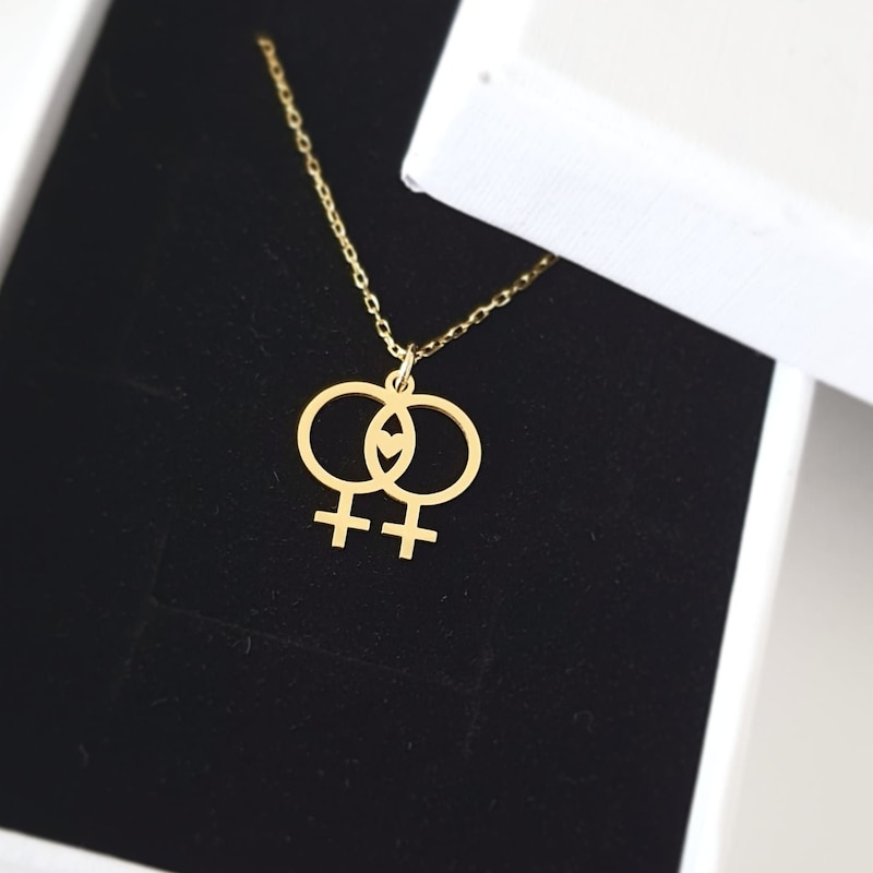 Double Venus Necklace - Etsy