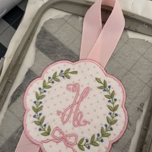 Bow Holder PES File, in the Hoop Bow Holder File for Embroidery ...