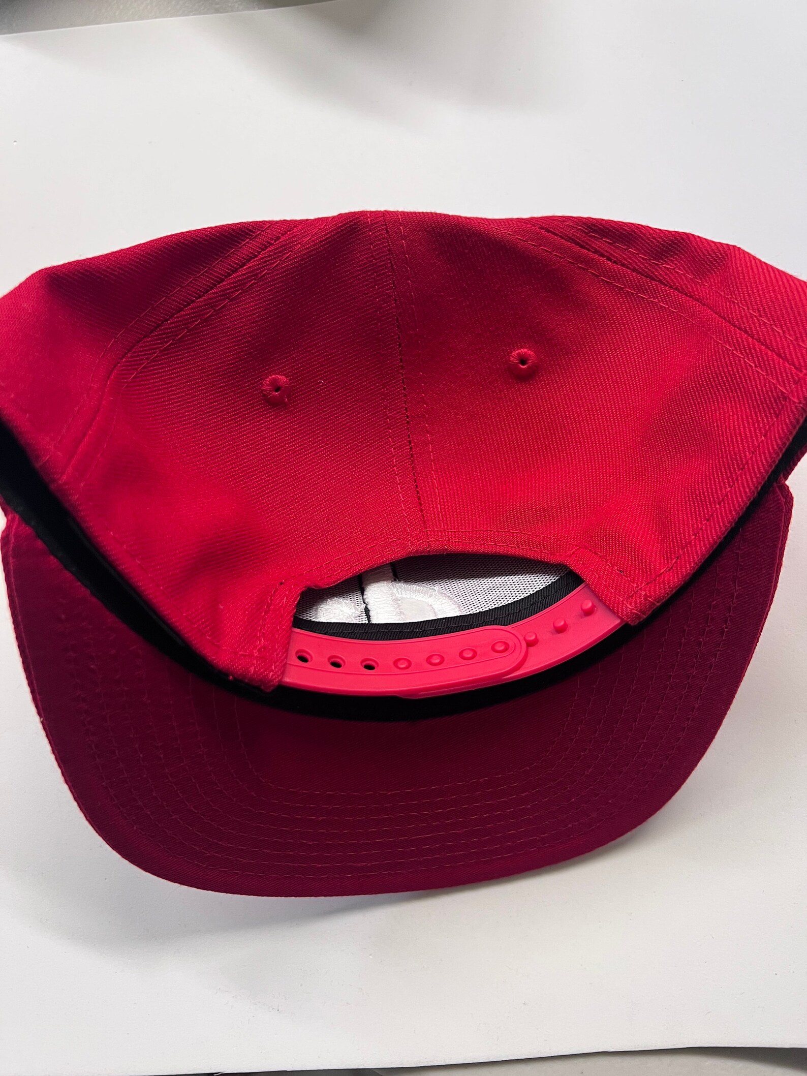 Upside Down p Snap Back red - Etsy
