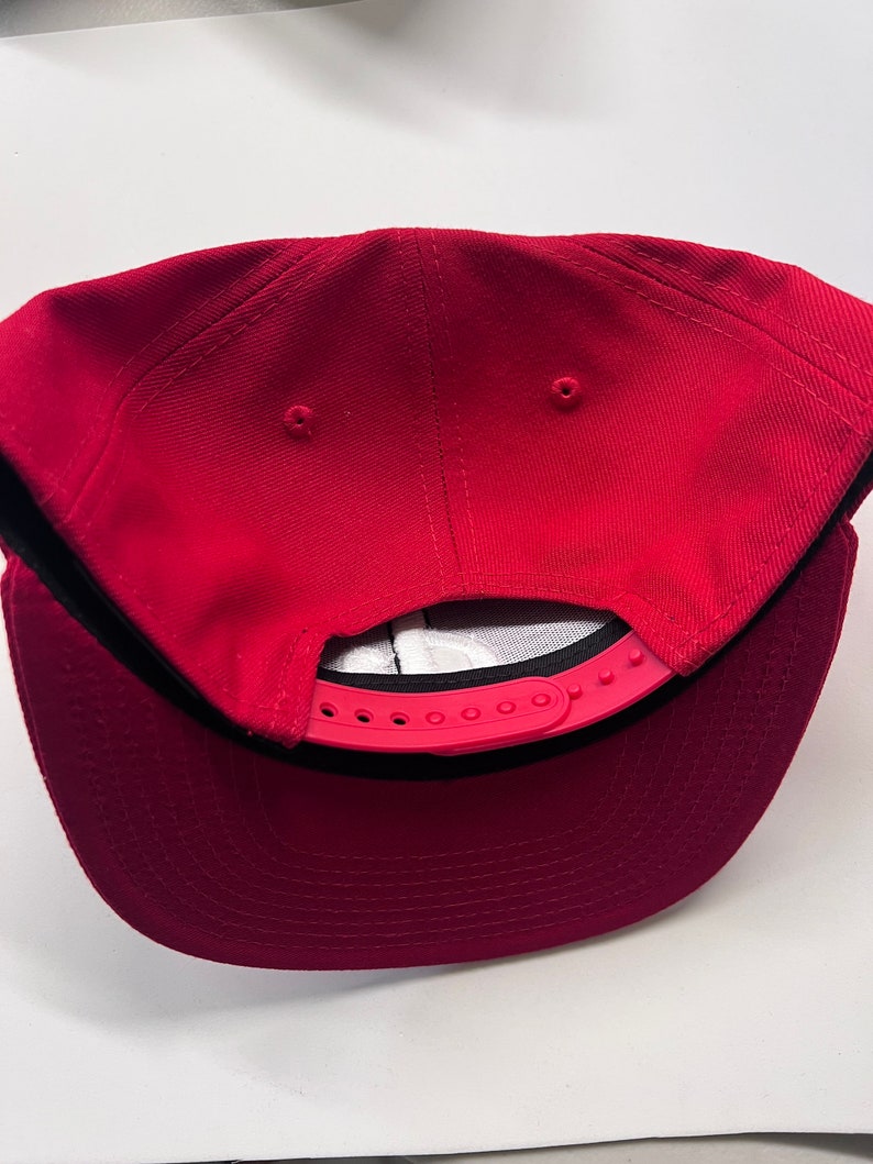 Upside Down p Snap Back red - Etsy