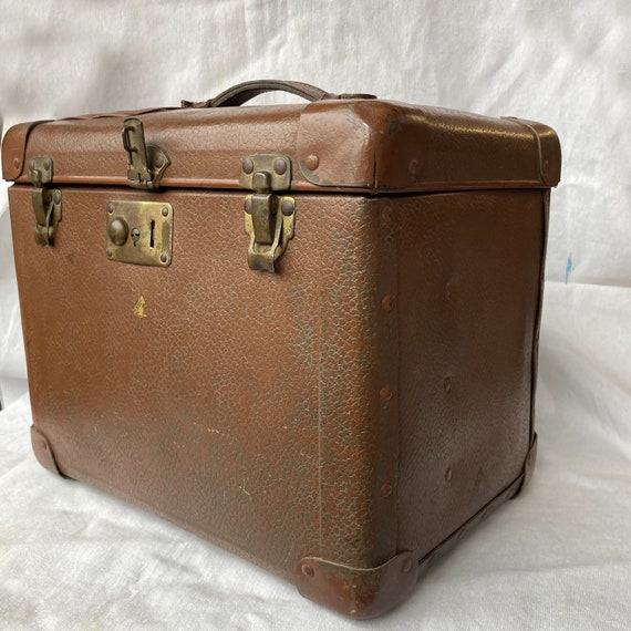 Italian Vintage suitcase. 1950 s Italian suitcase. It… - Gem