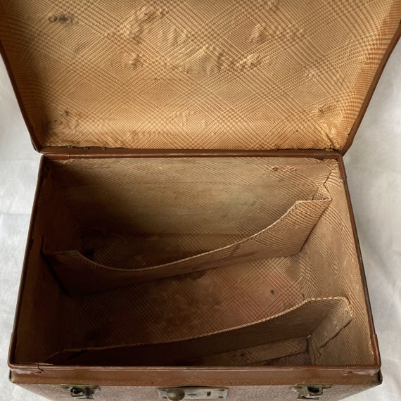 Italian Vintage suitcase. 1950 s Italian suitcase. It… - Gem