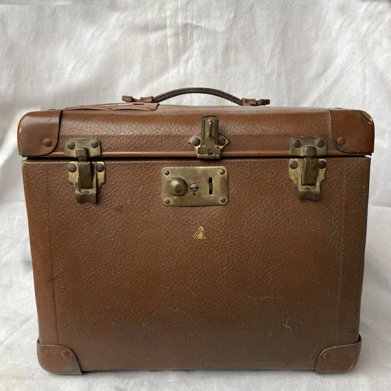 Italian Vintage suitcase. 1950 s Italian suitcase. It… - Gem