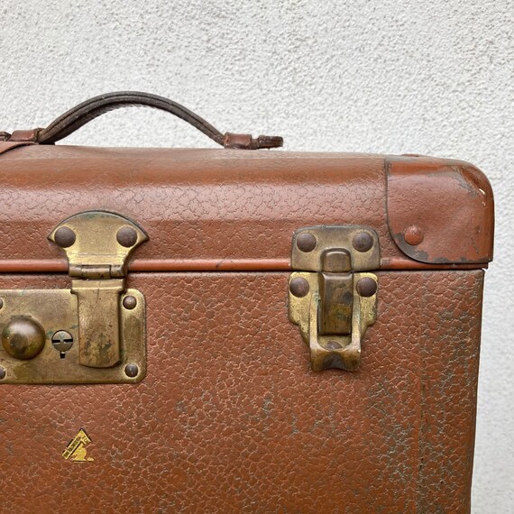 Italian Vintage suitcase. 1950 s Italian suitcase. It… - Gem