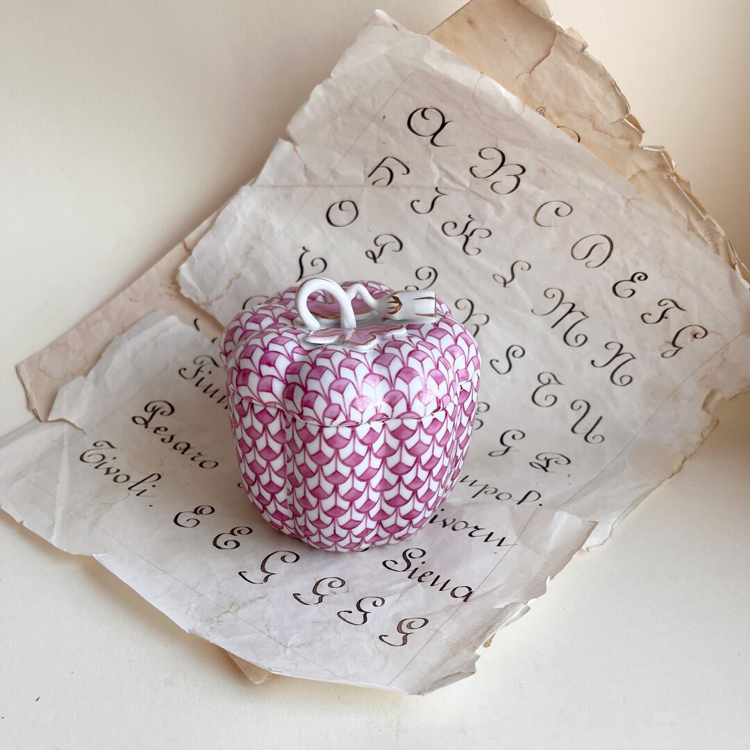 AICHI SETO Porcelain Box Japan SINCE 1818. Pumpkin-shaped Box in ...