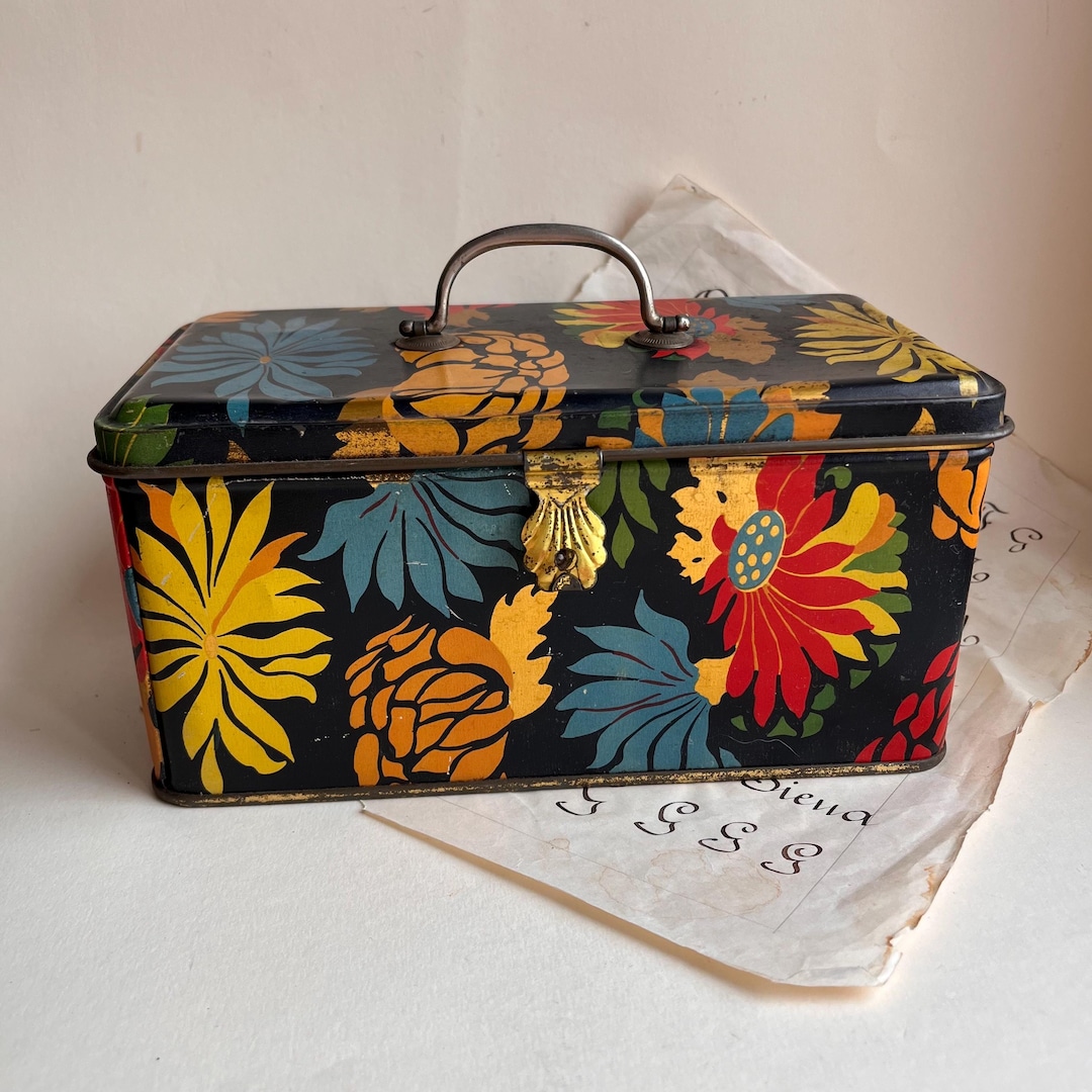 Antique Tin Box for Wamar Biscuits in Turin. Vintage Made in Italy ...