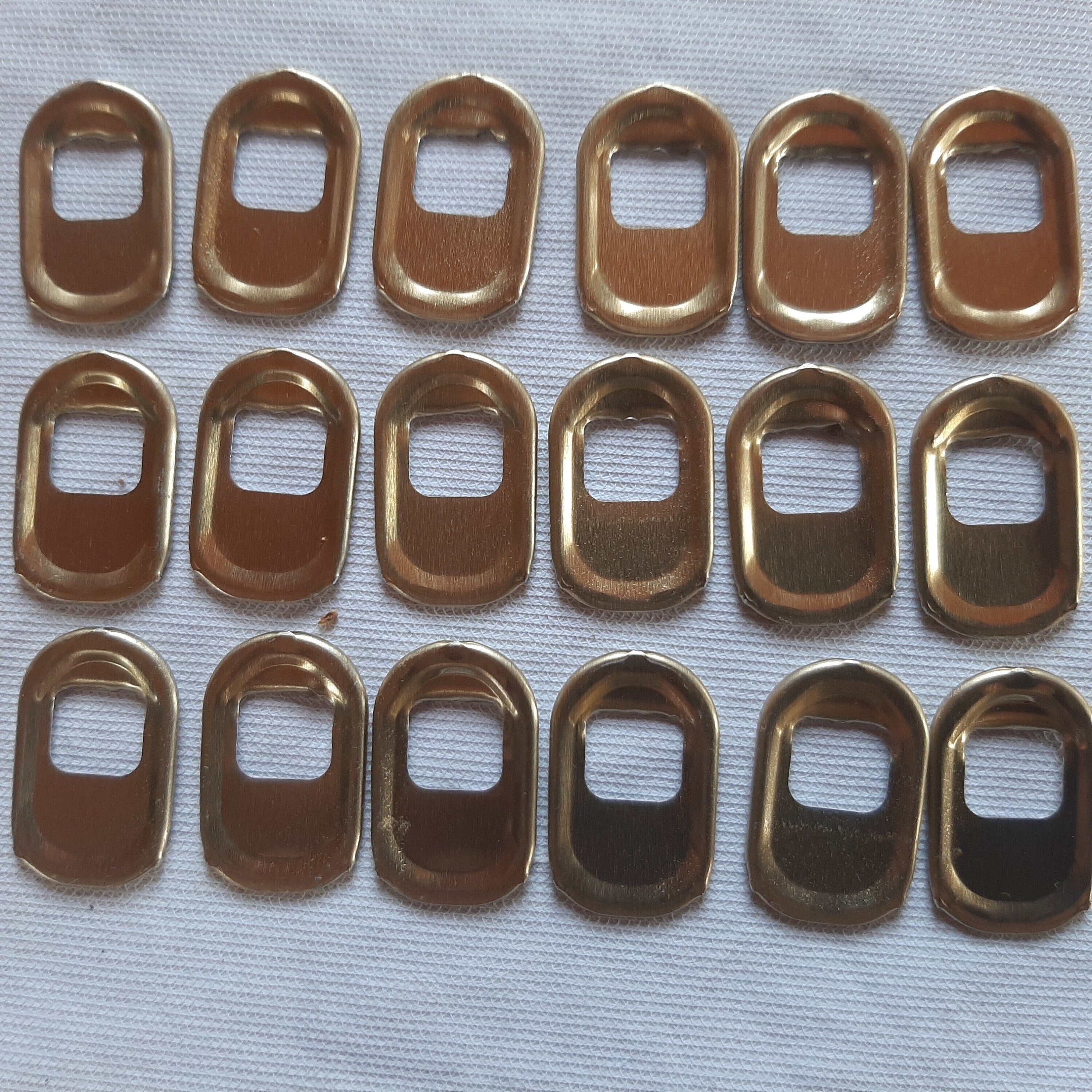 200 Gold Aluminum Pop Tabs for Crafts (1-hole) - Etsy