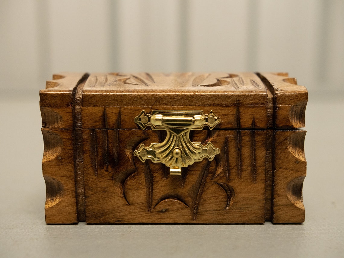 Traditional Turkish Hand Carved Walnut Wood Jewellery Box Trunk/sandik ...