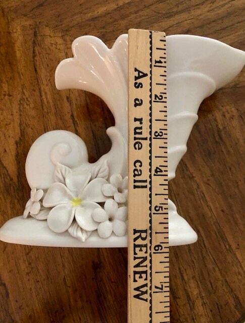 Vintage Hawaii Plumeria Flower Porcelain Cornucopia Vase - Etsy