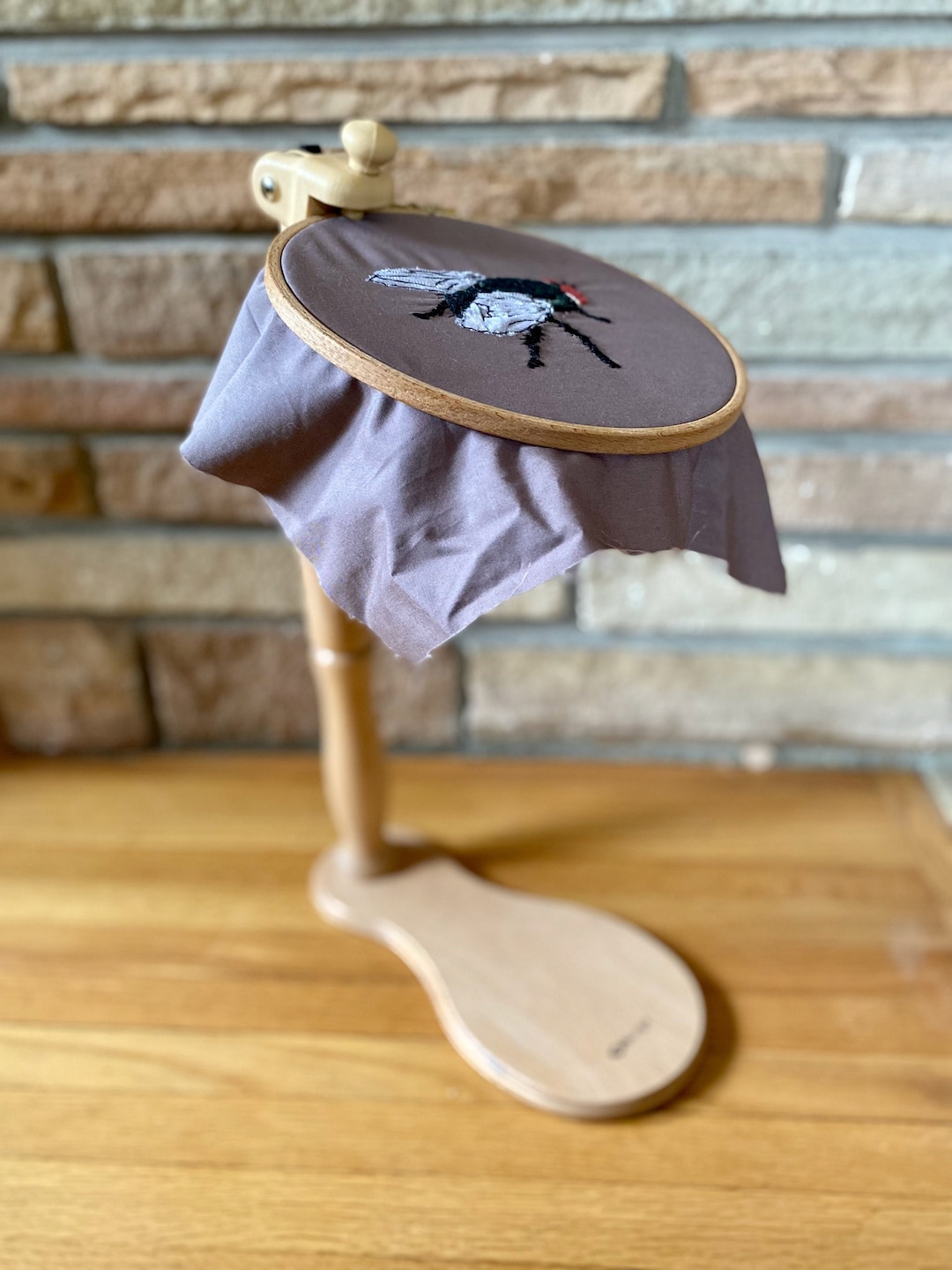 The Seat Embroidery Stand by Nurge - Etsy