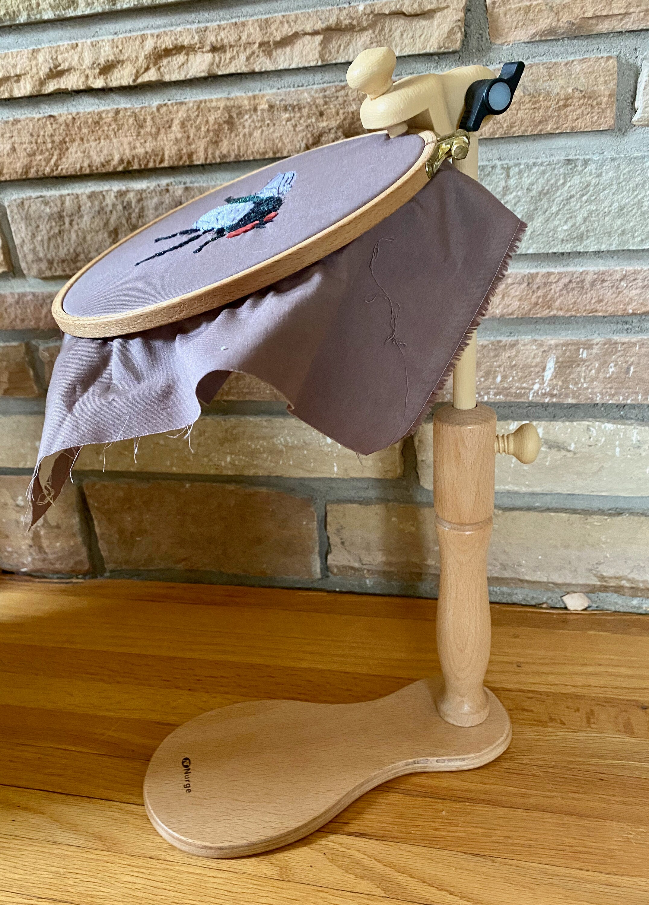 The Seat Embroidery Stand by Nurge - Etsy