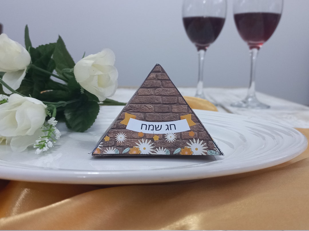 Passover Place Cards, Seder Placemat, פסח, DIY Name Tags, Seder Table ...
