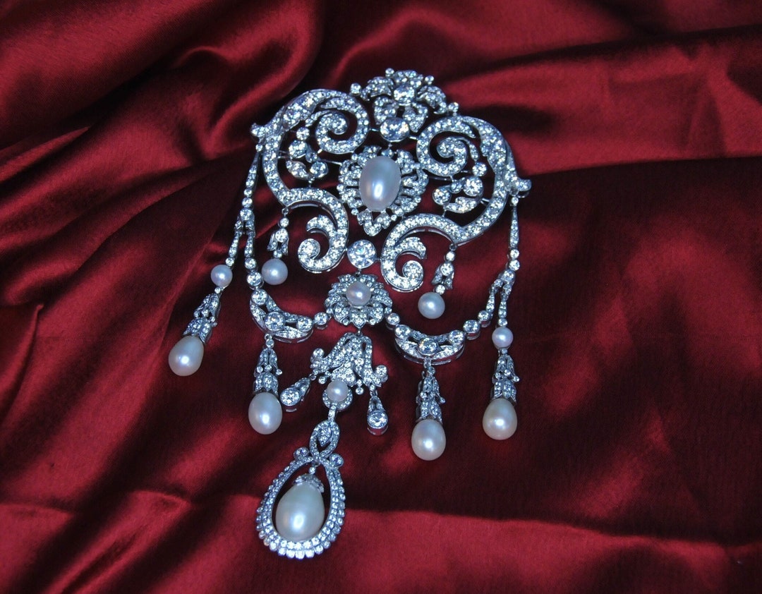 White Pearl Studded Diamond Stomacher Brooch for Women |925 Sterling ...