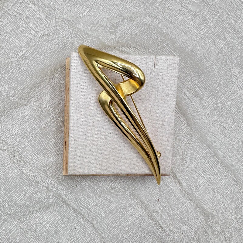 Erwin Pearl Brooch - Etsy
