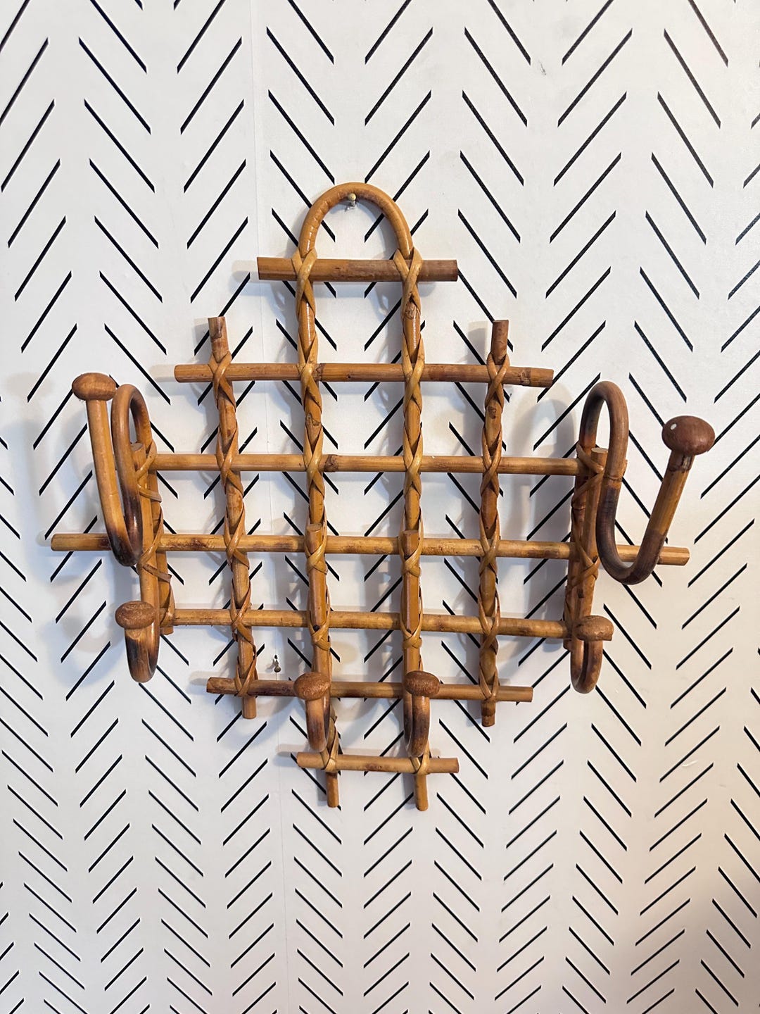 Vintage Mid Century Bamboo Peg Wall Rackrattan Wall Shelfvintage ...