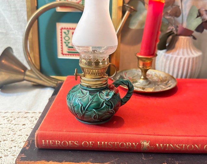 Vintage Lefton Holly Berry Oil Lamp | Frosted Glass Chimney | Christmas ...