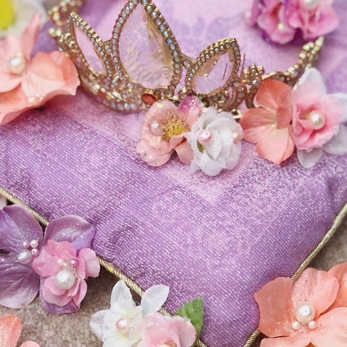 5 Book Page Paper Flower Hair Pins Literary Flowers for Prom | Etsy