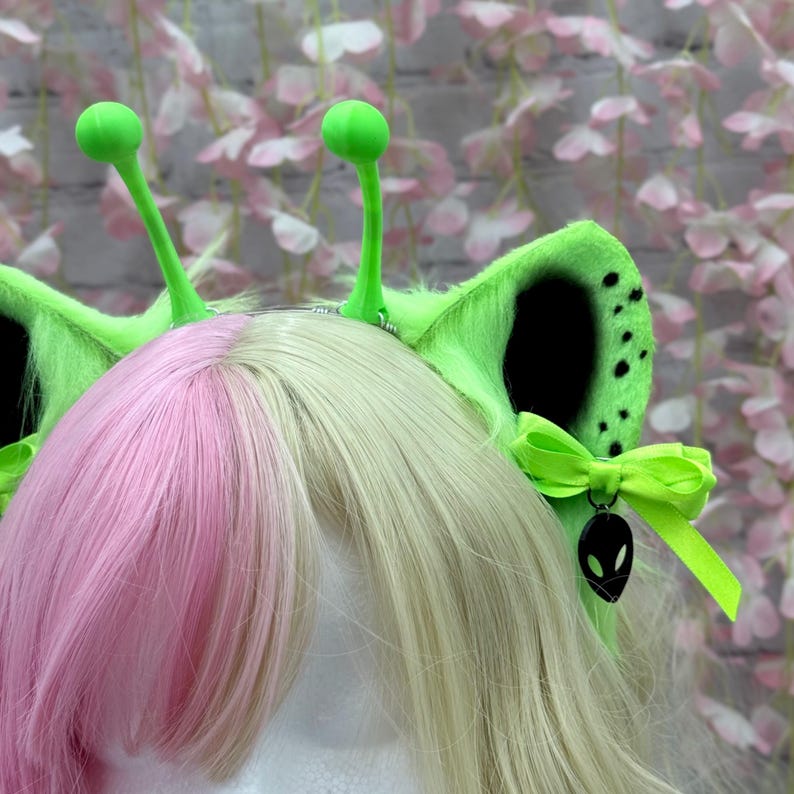 Alien Cat Ears Headband: UV Neon Green Kemonomimi Ears With Antenna - Etsy