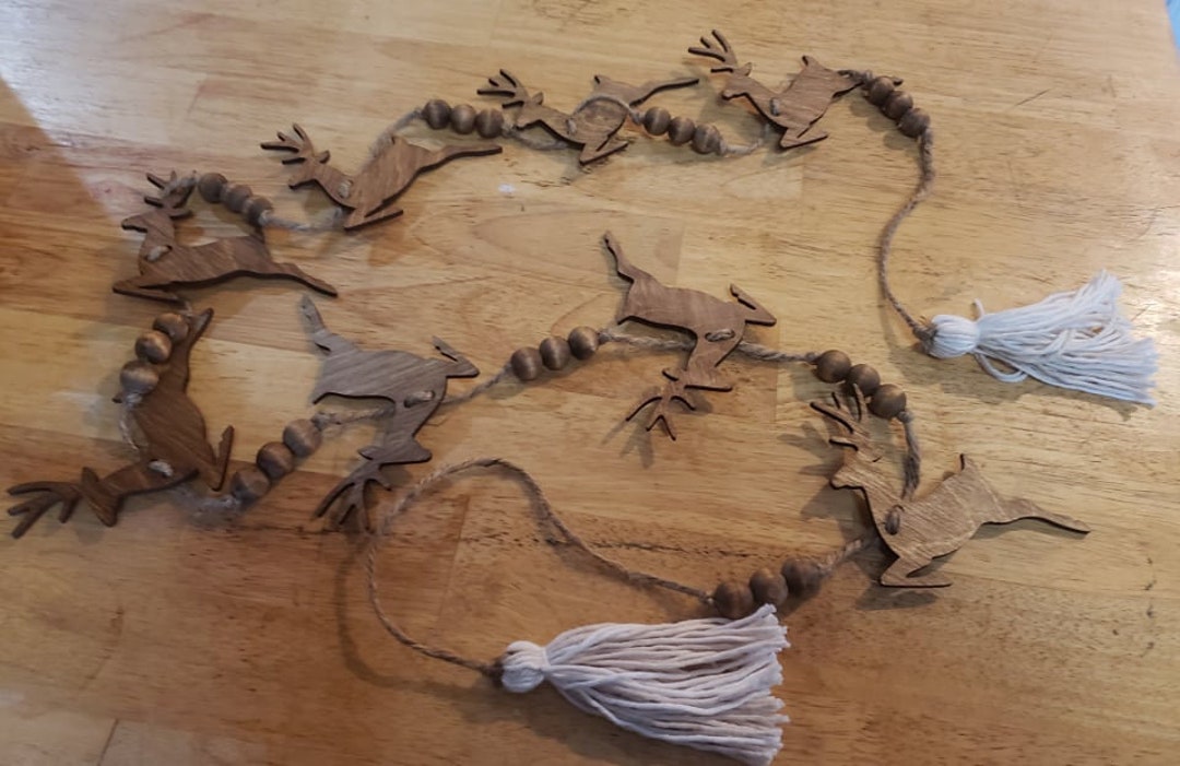 Wooden Reindeer Christmas Garland - Holiday Mantel & Tree Decor ...