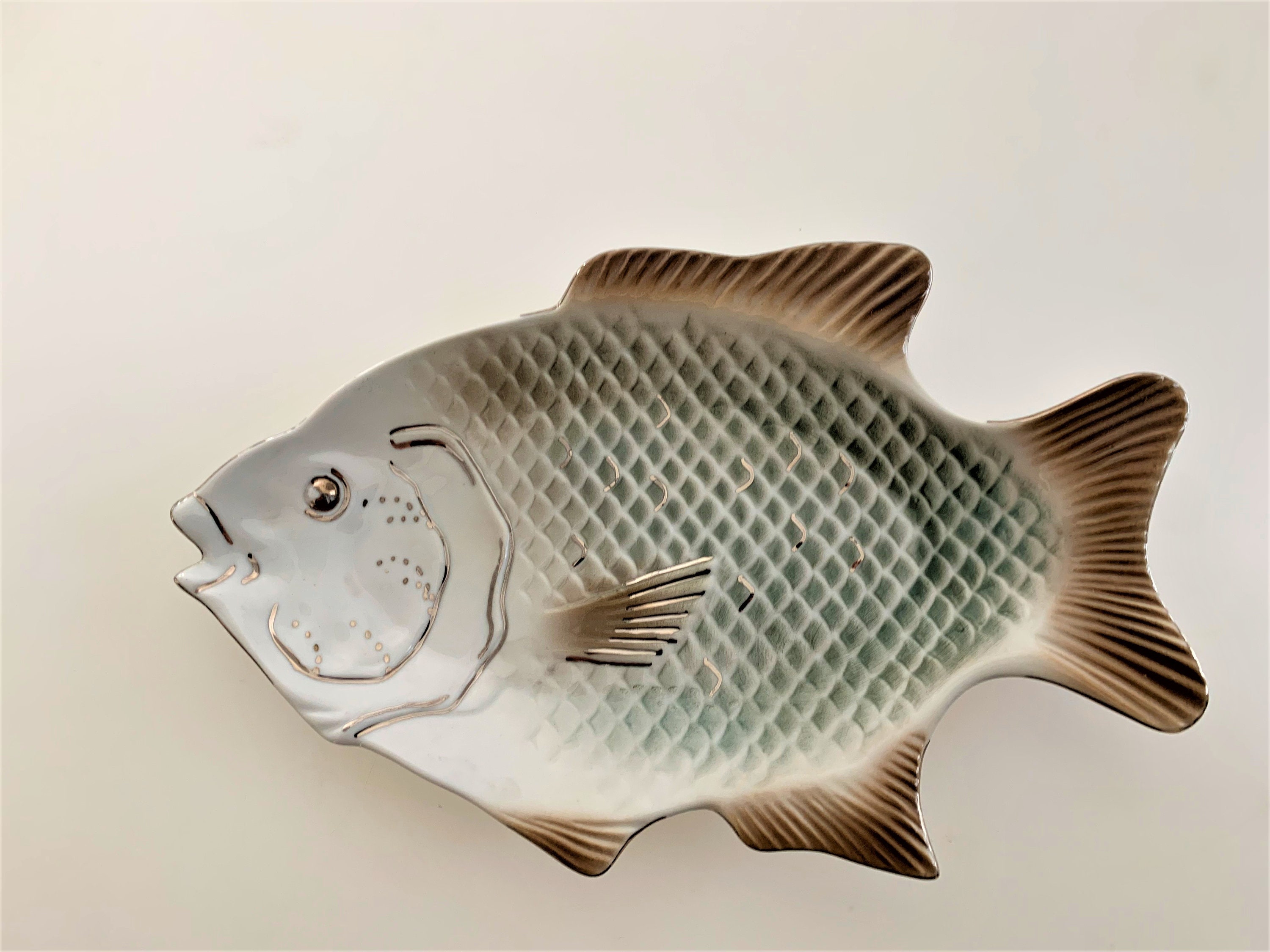 Vintage Small Hand Painted Fish Plater Fish Shaped Dish Regal ...