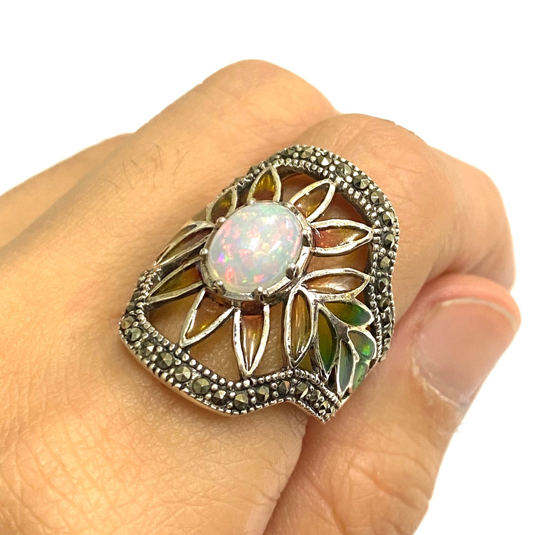 Émail plique de style Art Nouveau avec bague opale Gilson blanche et ...