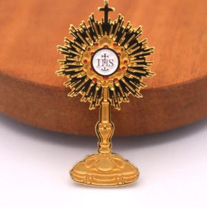 Pins - Eucharist - Monstrance - Catholic Gift Catholic Jewelry - Catholic Enamel Pin - Jesus ...