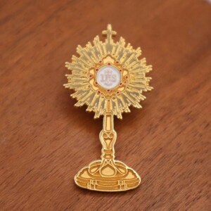 Pins - Eucharist - Monstrance - Catholic Gift Catholic Jewelry - Catholic Enamel Pin - Jesus ...