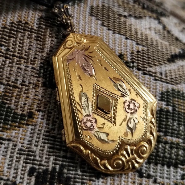 Shield Locket - Etsy