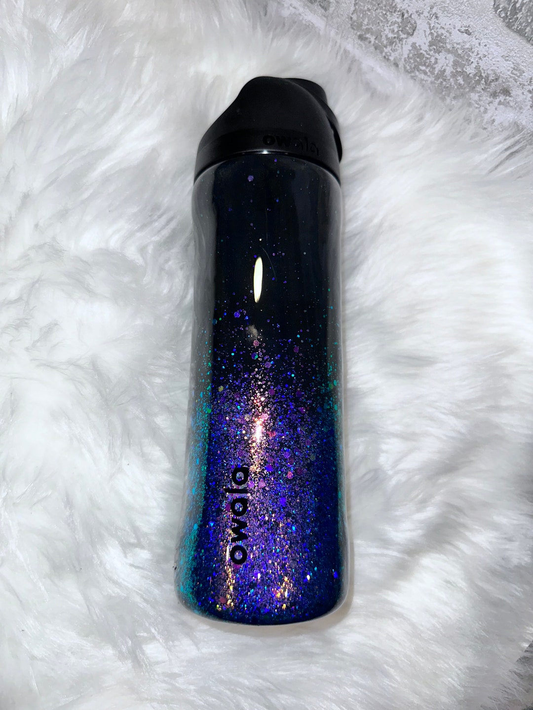 Custom Owala Dark Dark Freesip Water Bottle With Color Shift Glitter ...