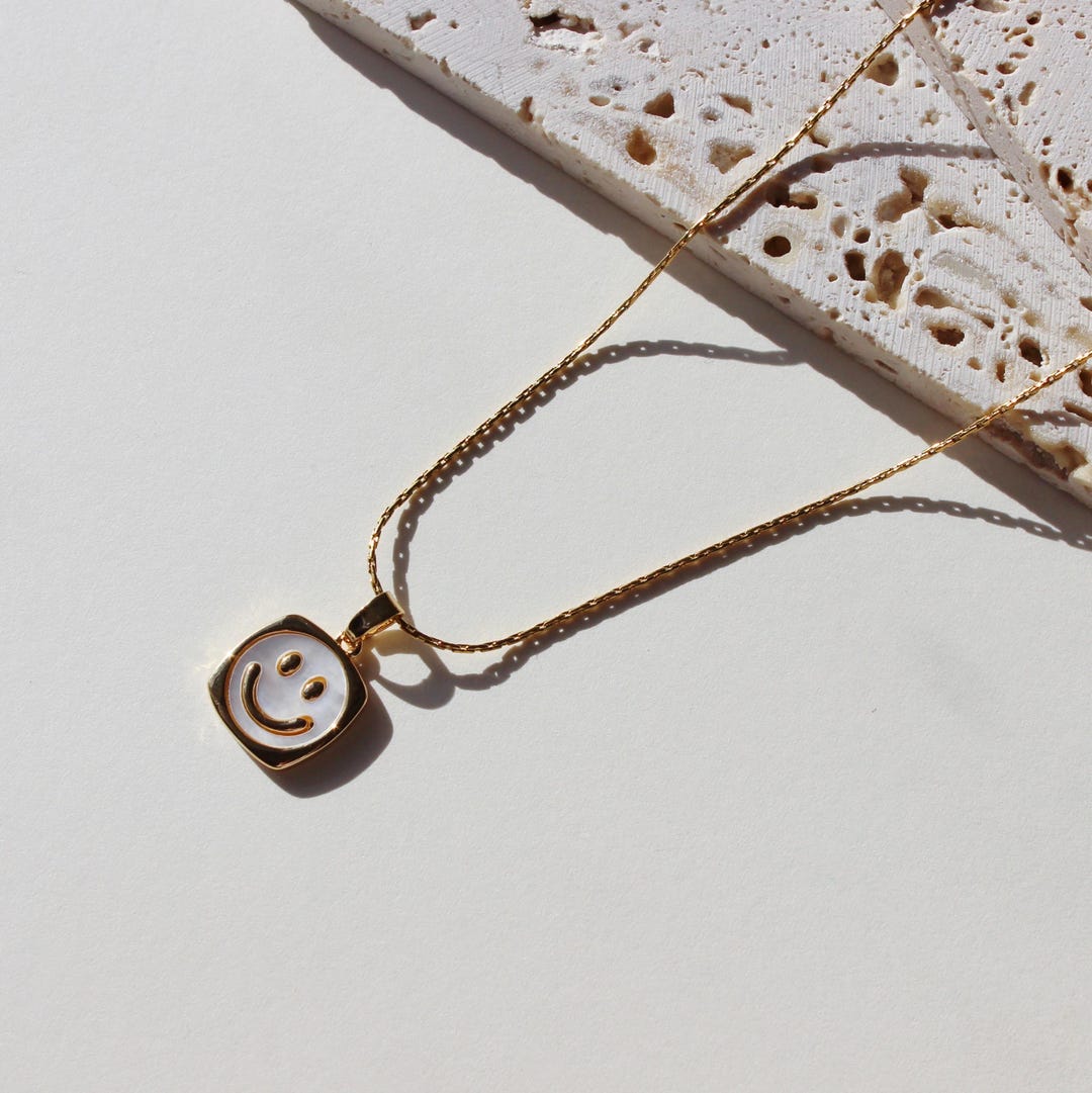 Smiley Face Necklace - Gold Smiley Face Necklace Big Smiley Face ...