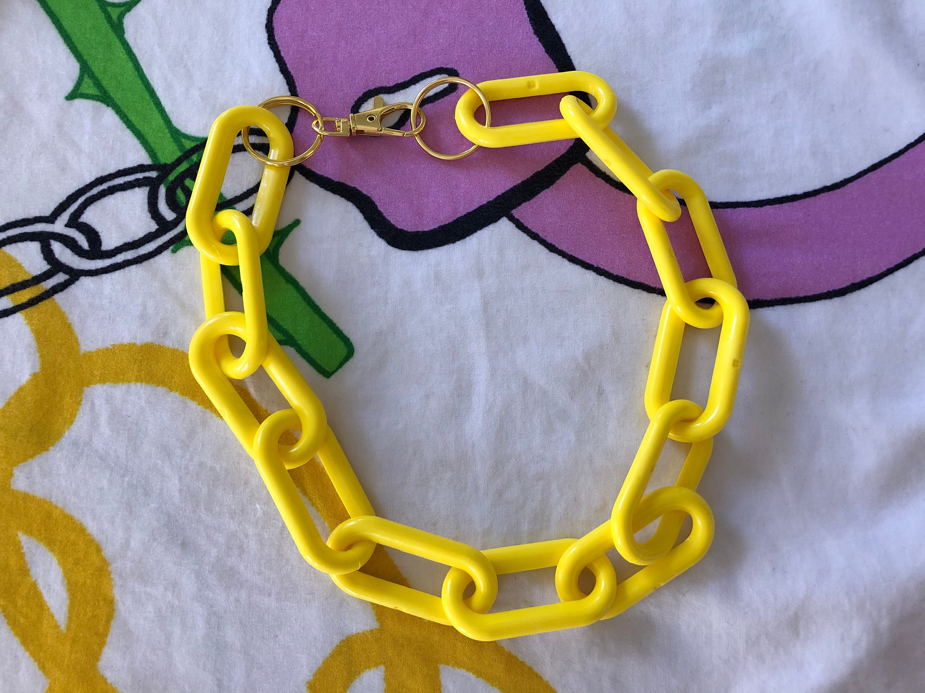 Chunky plastic gold chain necklace various lengths - Etsy.de