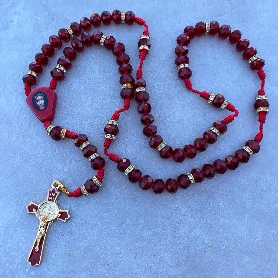 Rosario Rojo Con Cruz De Oro Laminado Con Imagen De La Preciosa Sangre
