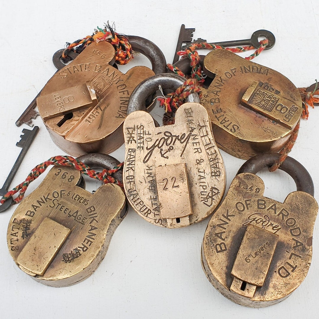 XL Vintage Brass Bank Padlock - Etsy