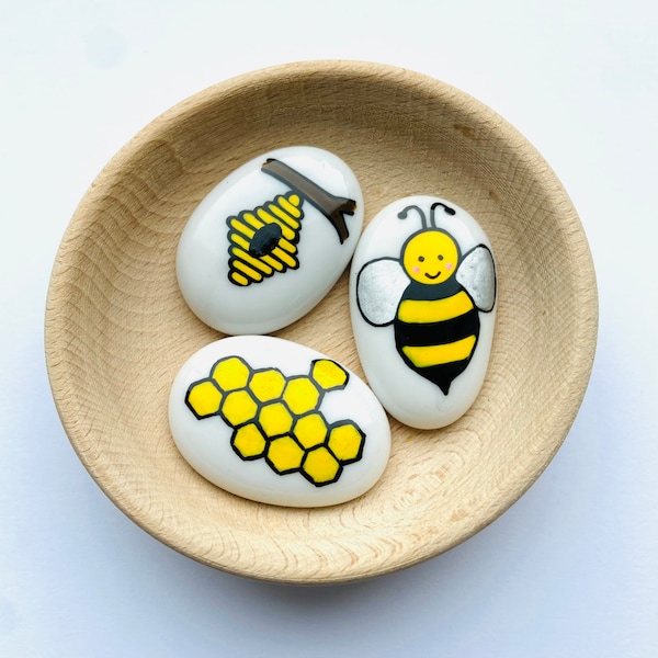 Bee Painted Rock - Etsy UK