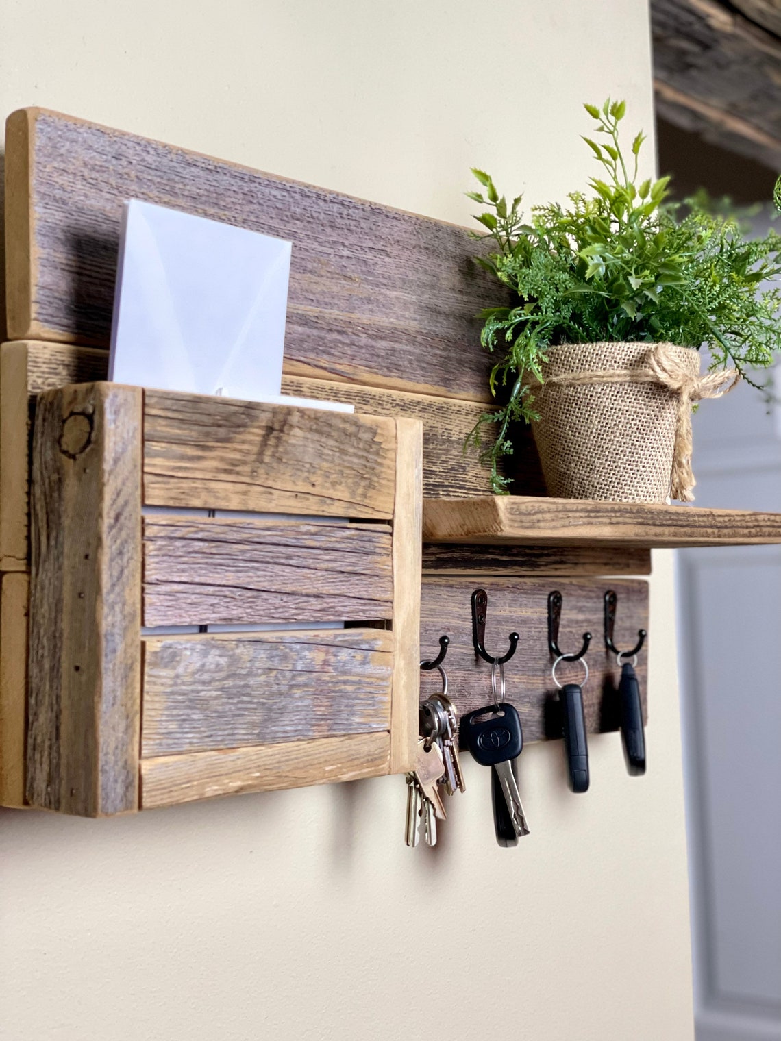 Reclaimed Barnwood Key Rack & Organizer. Entryway | Etsy