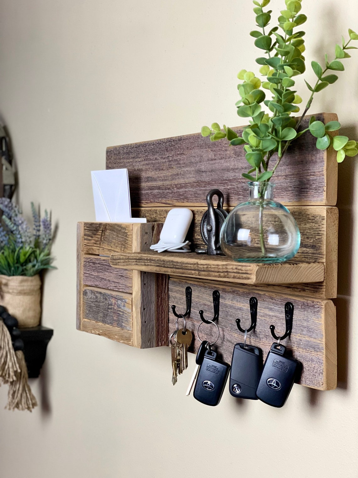 Reclaimed Barnwood Key Rack & Organizer. Entryway | Etsy