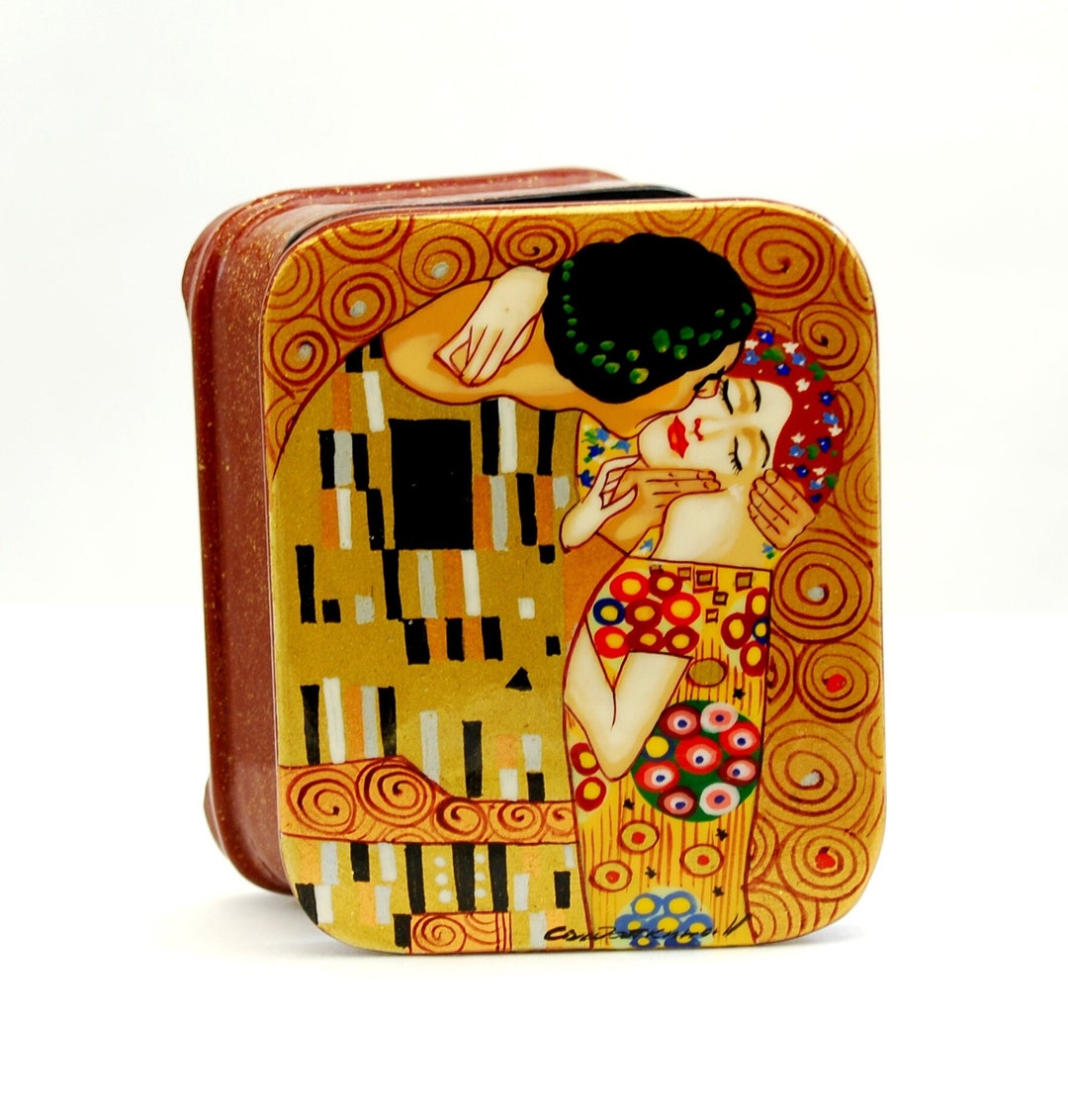 Lacguer Box Art Style / Copy of the Painting Gustav Klimt / the Kiss ...