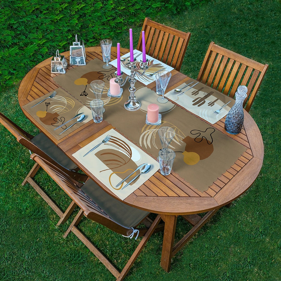 One Line Drawing Abstract Table Runner Abstract American Service Set of ...