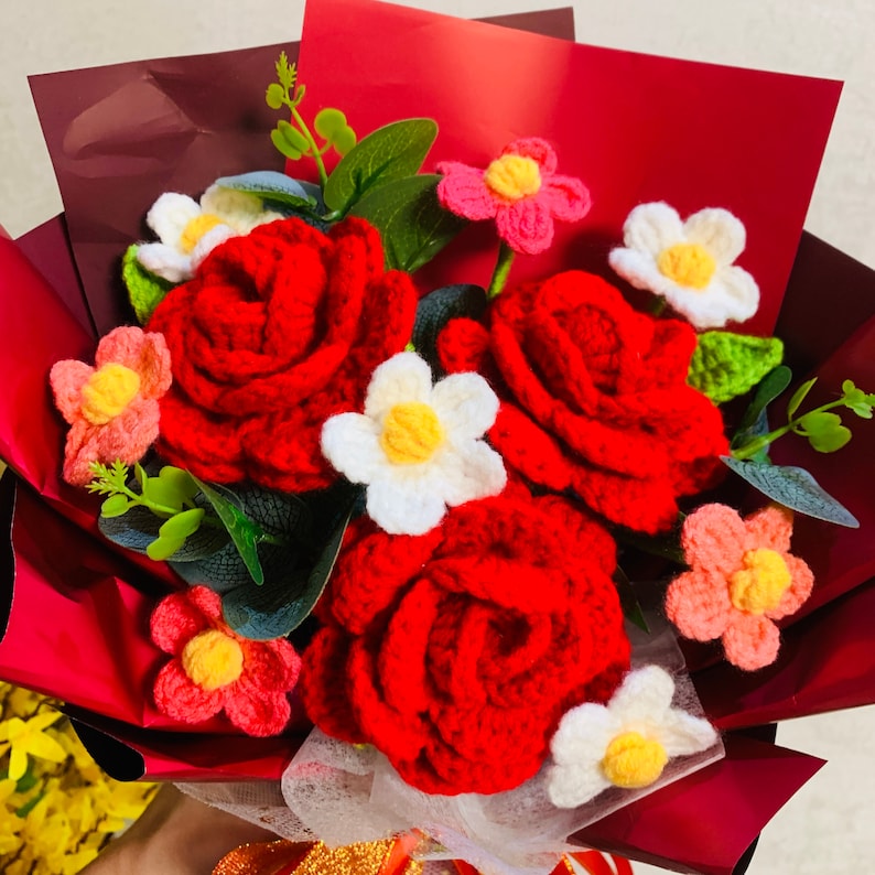 Crochet Flowers, Red Rose Flower Ornaments, Cute A Bunch of Flower ...