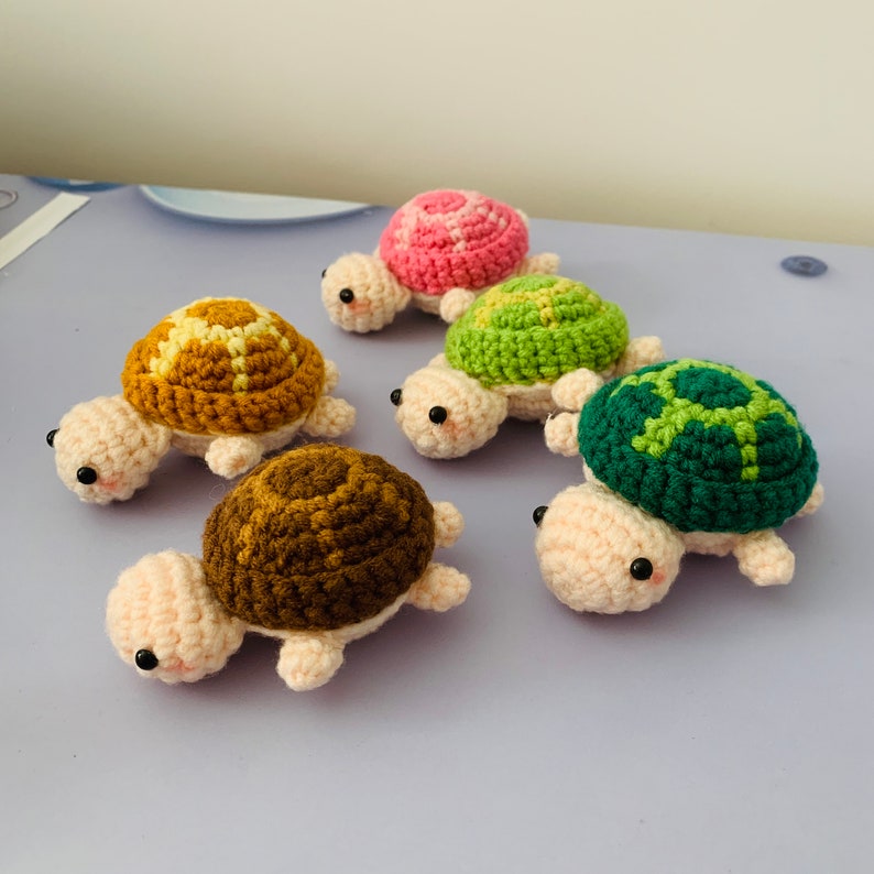 Head retracted into shell Crochet mini turtle amigurumi | Etsy