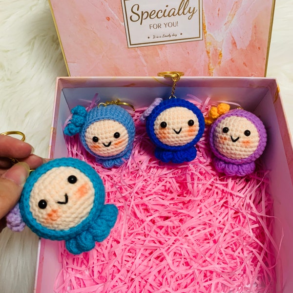 Crochet Smiley Face Keychain - Etsy