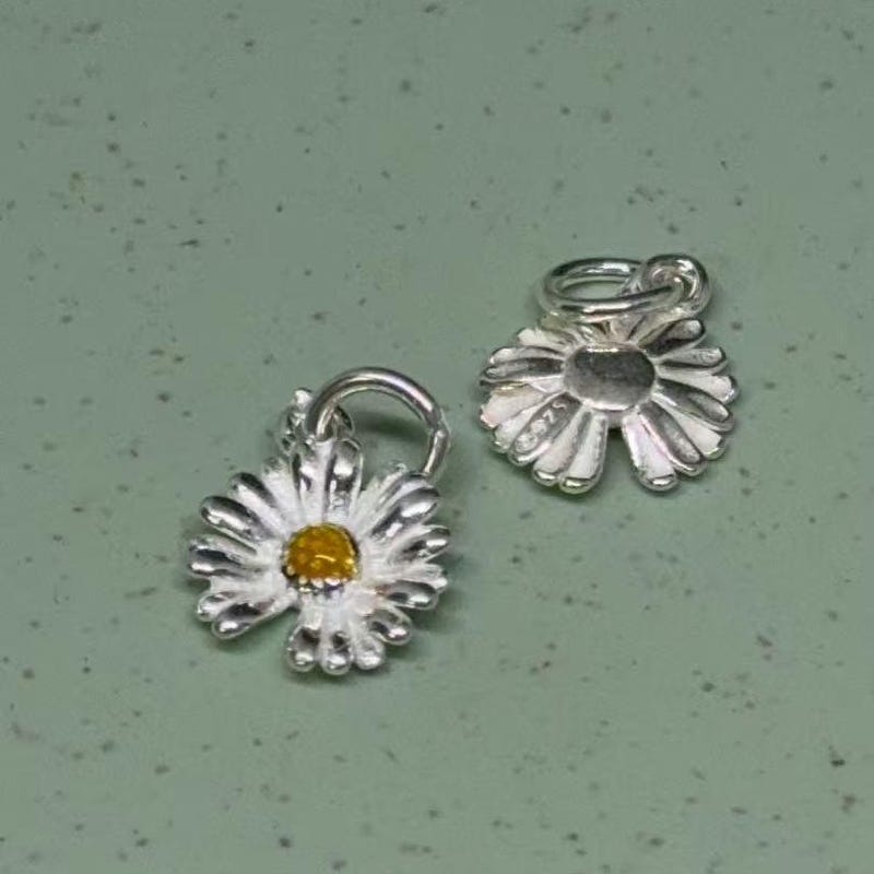 Daisy Charms - Etsy