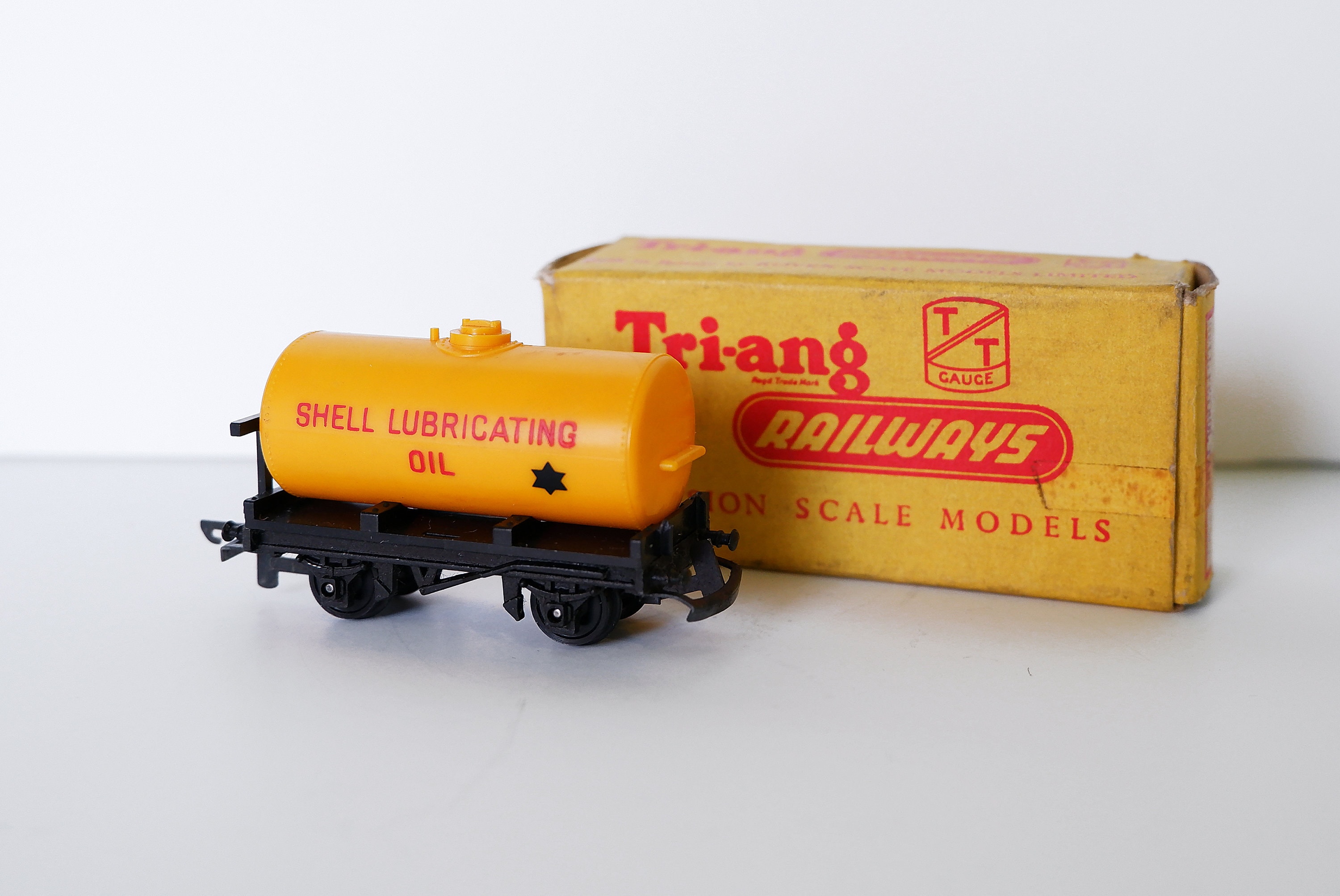 Small Train Scale Model in Yellow Triang T76 Tank Wagon Shell ...