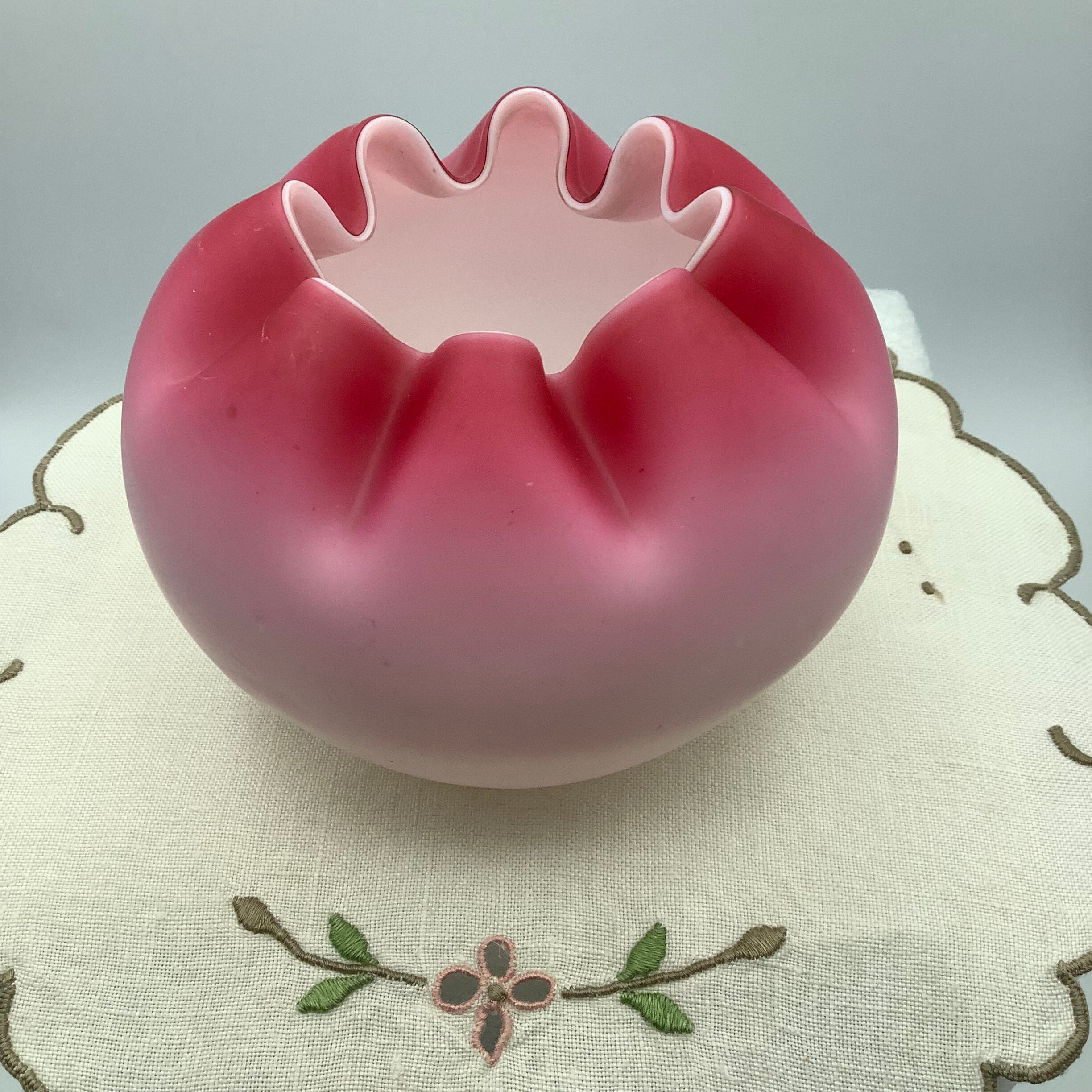 Vintage Pink Satin Crimped Art Glass ROSE BOWL - Etsy