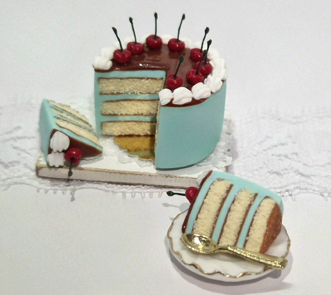 UNIQUE Vanilla & Chocolate Sponge Layer Cake With Cherries - Dolls ...