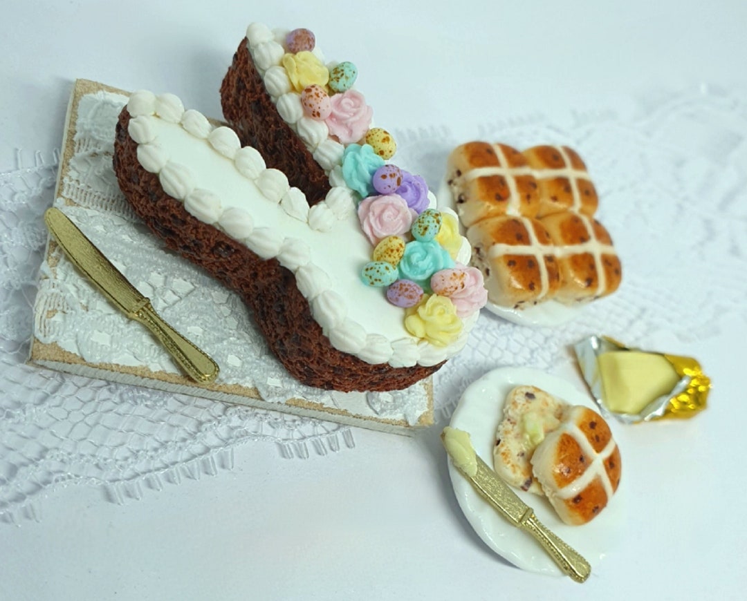 UNIQUE Easter Bunny Fruit Cake & Hot Cross Bun Set - Dolls House Easter ...