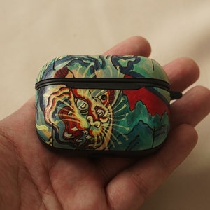 Hand-drawn White Tiger Design for Airpods 1, 2, 3, 4, and Pro ...