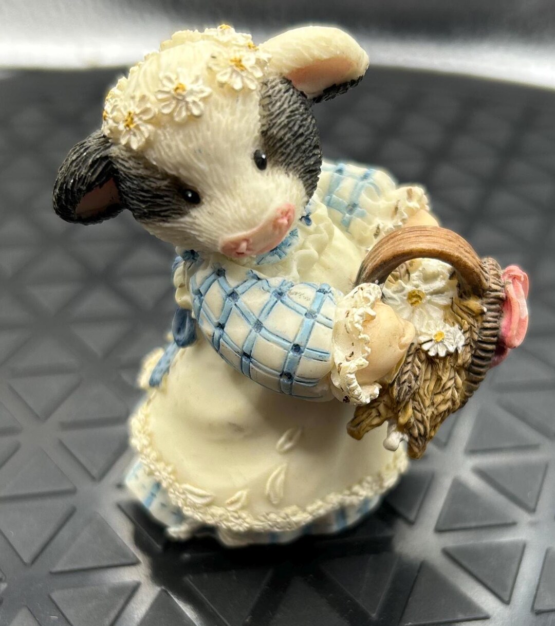 Mary Moo Moos/ 167541/"flour Girl"/cow Flower Girl Figurine - Etsy