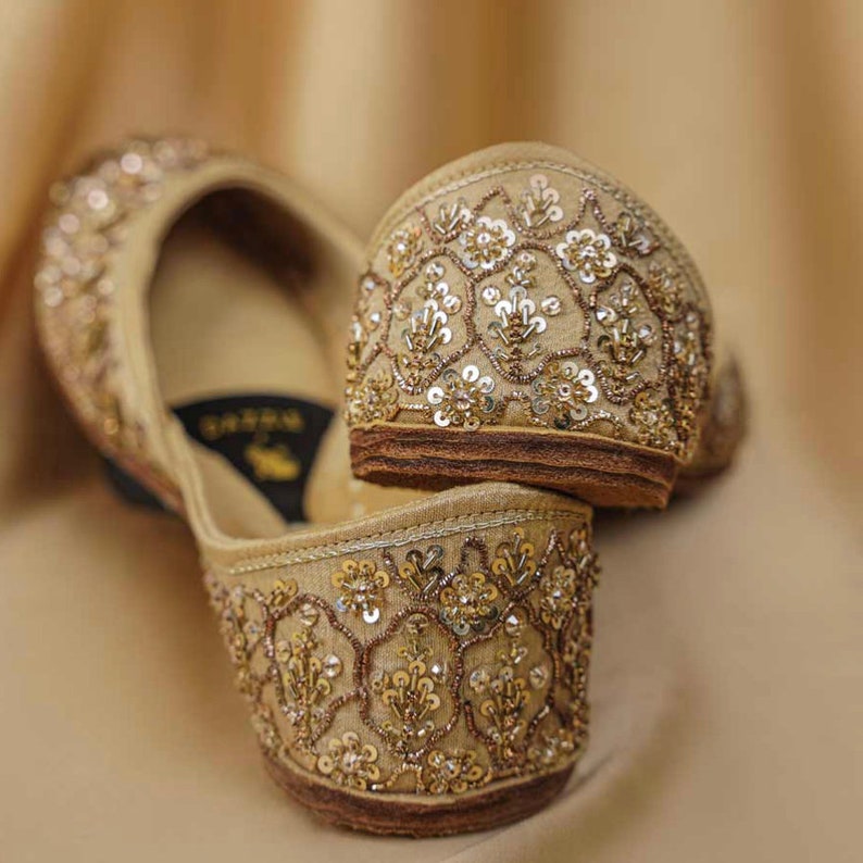 Gold Bridal Juttis – Handmade Raw Silk Punjabi Shoes, Velvet Lined - Etsy
