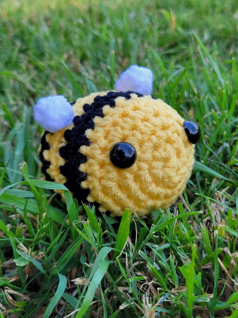 Small Crochet Bee - Etsy
